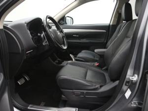 Mitsubishi Outlander 2014 Viļņa, ar dzinēja tilpumu 2.00 L un nobraukumu 223 tūkst. km par 9799 €, foto 5 vietnē AUTOMOTO.COM.LV