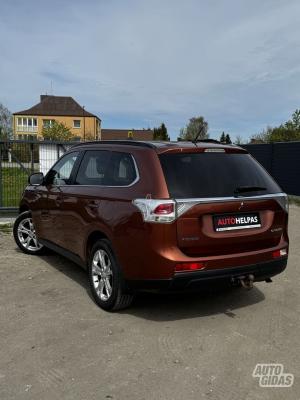 Mitsubishi Outlander 2014 in Klaipeda, with an engine capacity of 2.30 L and mileage of 225 thousand km for 7399 €, photo 6 on AUTOMOTO.COM.LV