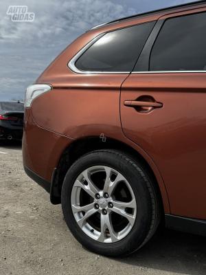 Mitsubishi Outlander 2014 in Klaipeda, with an engine capacity of 2.30 L and mileage of 225 thousand km for 7399 €, photo 7 on AUTOMOTO.COM.LV