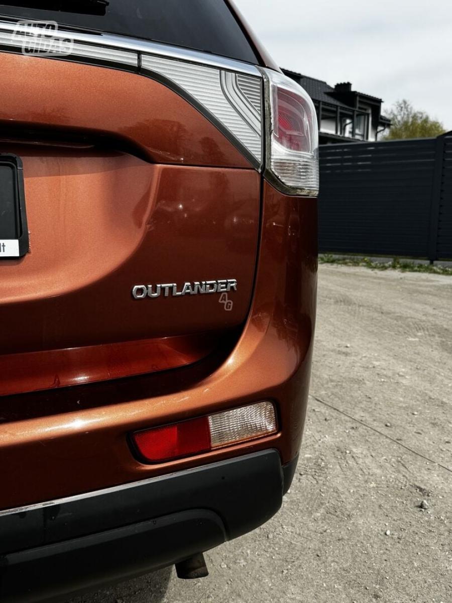 Mitsubishi Outlander 2014 in Klaipeda, with an engine capacity of 2.30 L and mileage of 225 thousand km for 7399 €, photo 8 on AUTOMOTO.COM.LV