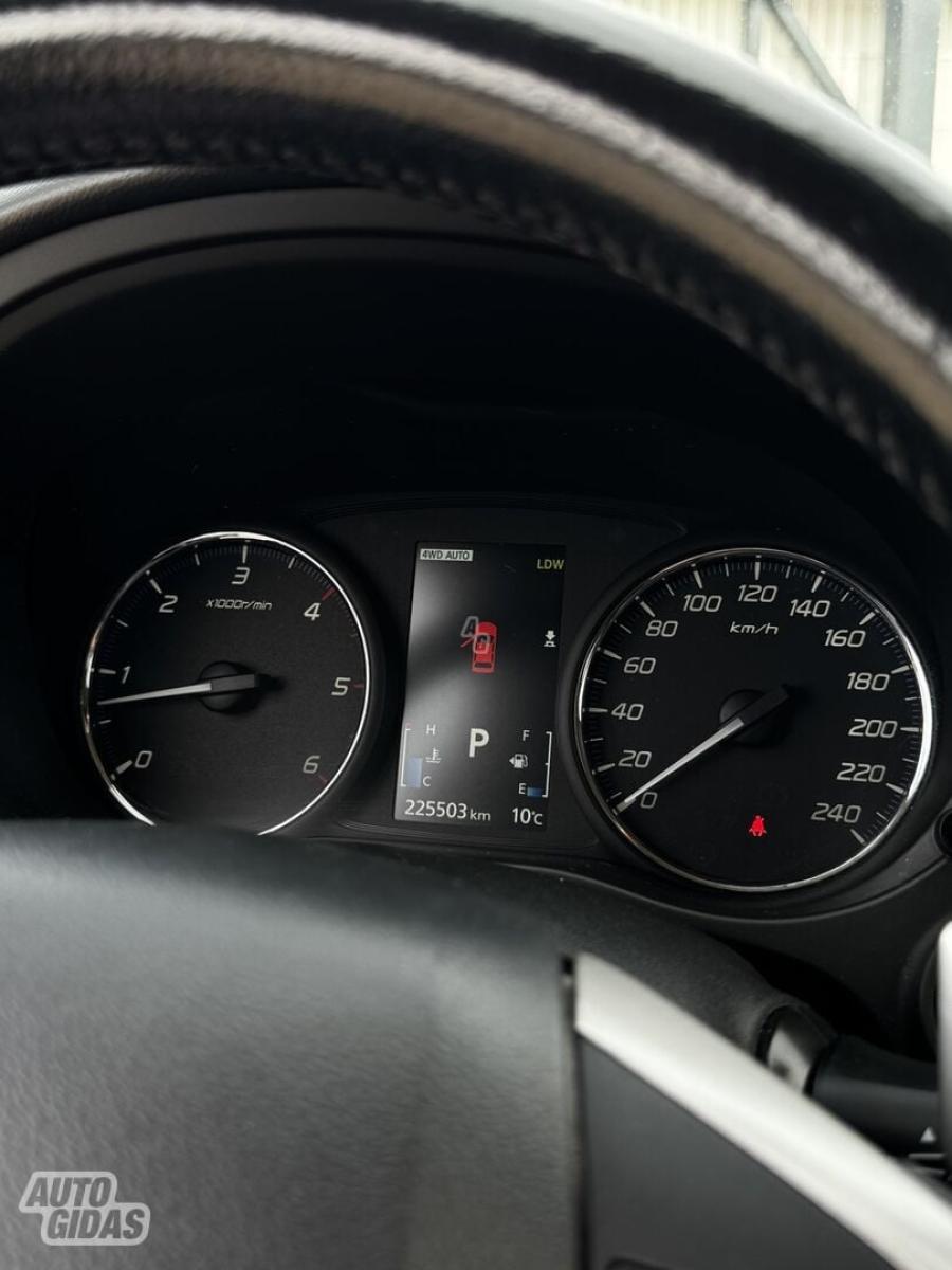 Mitsubishi Outlander 2014 in Klaipeda, with an engine capacity of 2.30 L and mileage of 225 thousand km for 7399 €, photo 13 on AUTOMOTO.COM.LV