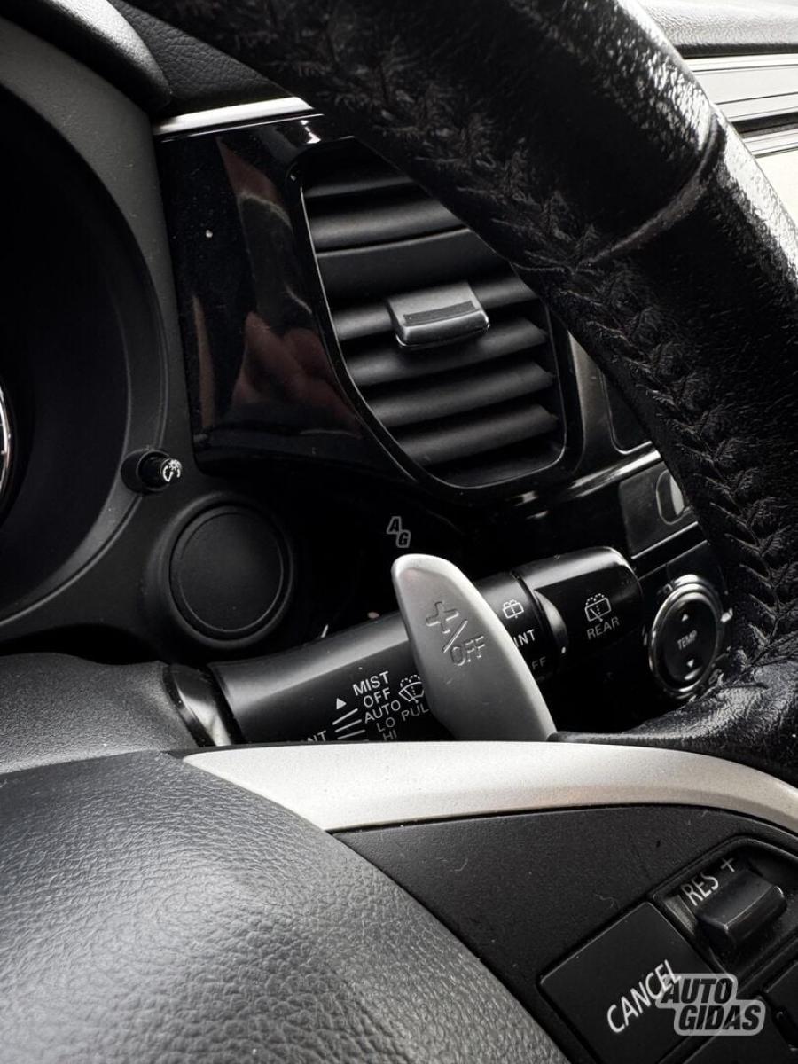 Mitsubishi Outlander 2014 in Klaipeda, with an engine capacity of 2.30 L and mileage of 225 thousand km for 7399 €, photo 17 on AUTOMOTO.COM.LV