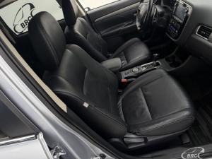 Mitsubishi Outlander 2014 Viļņa, ar dzinēja tilpumu 2.27 L un nobraukumu 244 tūkst. km par 7500 €, foto 6 vietnē AUTOMOTO.COM.LV