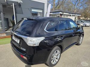 Mitsubishi Outlander 2014 in Klaipeda, with an engine capacity of 2.00 L and mileage of 229 thousand km for 7950 €, photo 5 on AUTOMOTO.COM.LV