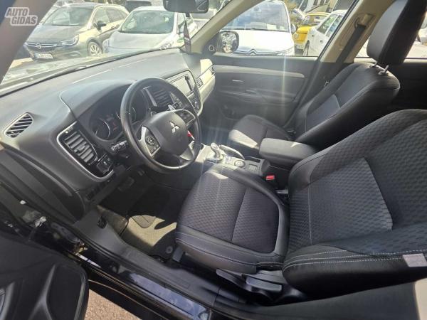 Mitsubishi Outlander 2014 in Klaipeda, with an engine capacity of 2.00 L and mileage of 229 thousand km for 7950 €, photo 6 on AUTOMOTO.COM.LV