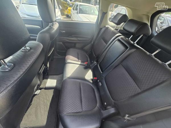 Mitsubishi Outlander 2014 in Klaipeda, with an engine capacity of 2.00 L and mileage of 229 thousand km for 7950 €, photo 9 on AUTOMOTO.COM.LV