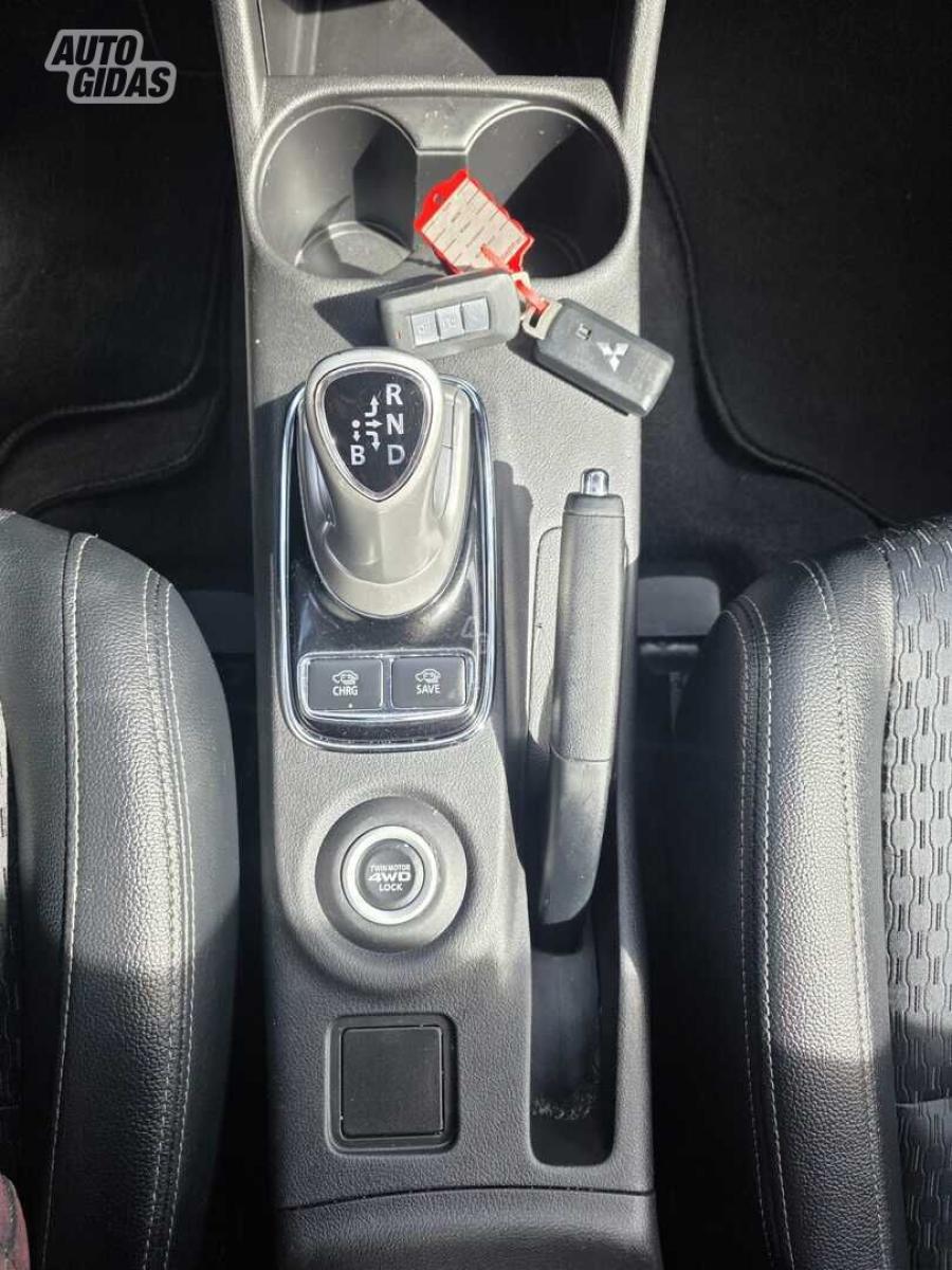 Mitsubishi Outlander 2014 in Klaipeda, with an engine capacity of 2.00 L and mileage of 229 thousand km for 7950 €, photo 15 on AUTOMOTO.COM.LV
