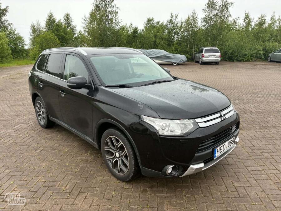 Mitsubishi Outlander 2014 in Kretinga, with an engine capacity of 2.00 L and mileage of 266 thousand km for 5900 €, photo 1 on AUTOMOTO.COM.LV