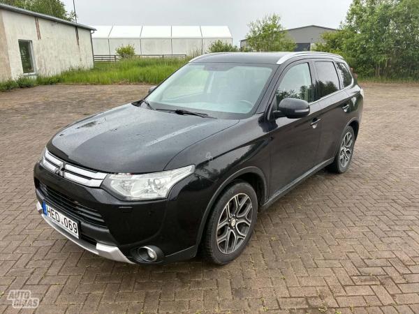Mitsubishi Outlander 2014 in Kretinga, with an engine capacity of 2.00 L and mileage of 266 thousand km for 5900 €, photo 2 on AUTOMOTO.COM.LV
