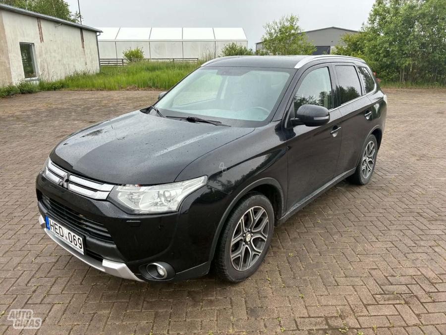 Mitsubishi Outlander 2014 in Kretinga, with an engine capacity of 2.00 L and mileage of 266 thousand km for 5900 €, photo 3 on AUTOMOTO.COM.LV
