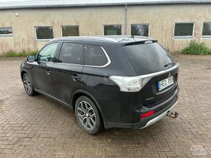 Mitsubishi Outlander 2014 in Kretinga, with an engine capacity of 2.00 L and mileage of 266 thousand km for 5900 €, photo 4 on AUTOMOTO.COM.LV