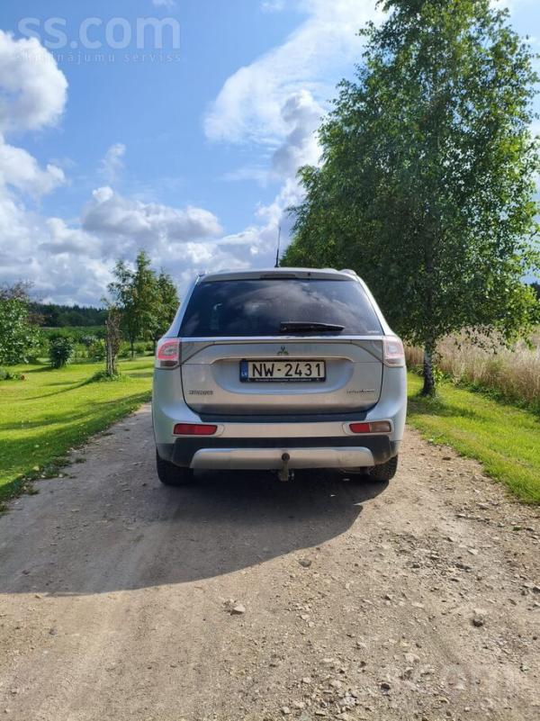Mitsubishi Outlander 2015 in Limbazi, with an engine capacity of 2.30 L and mileage of 310 thousand km for 6500 €, photo 2 on AUTOMOTO.COM.LV