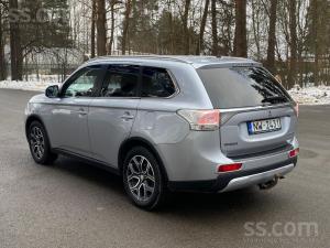 Mitsubishi Outlander 2015 in Riga, with an engine capacity of 2.30 L and mileage of 0 thousand km for 5999 €, photo 3 on AUTOMOTO.COM.LV