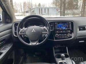 Mitsubishi Outlander 2015 in Riga, with an engine capacity of 2.30 L and mileage of 0 thousand km for 5999 €, photo 10 on AUTOMOTO.COM.LV