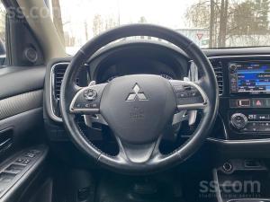 Mitsubishi Outlander 2015 in Riga, with an engine capacity of 2.30 L and mileage of 0 thousand km for 5999 €, photo 11 on AUTOMOTO.COM.LV