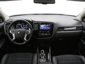 Mitsubishi Outlander 2015 Viļņa, ar dzinēja tilpumu 2.00 L un nobraukumu 144 tūkst. km par 14799 €, foto 2 vietnē AUTOMOTO.COM.LV