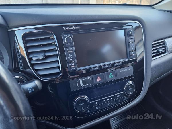 Mitsubishi Outlander 2015 Tallina, ar dzinēja tilpumu 2.00 L un nobraukumu 263 tūkst. km par 7999 €, foto 3 vietnē AUTOMOTO.COM.LV