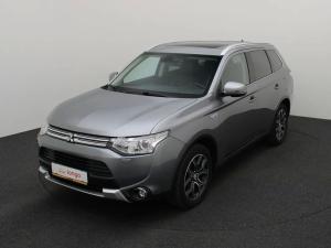 Mitsubishi Outlander 2015 in Vilnius, with an engine capacity of 2.00 L and mileage of 227 thousand km for 10499 €, photo  on AUTOMOTO.COM.LV