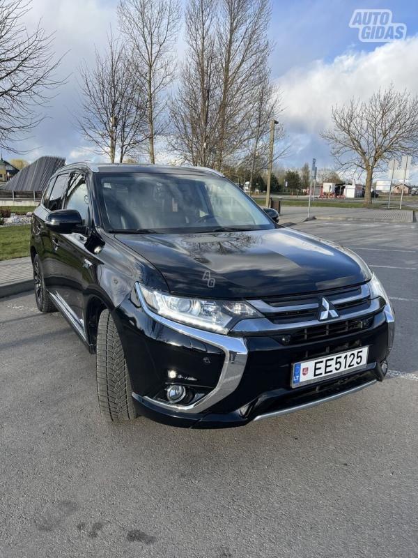 Mitsubishi Outlander 2015 Panevēža, ar dzinēja tilpumu 2.00 L un nobraukumu 192 tūkst. km par 12000 €, foto 3 vietnē AUTOMOTO.COM.LV