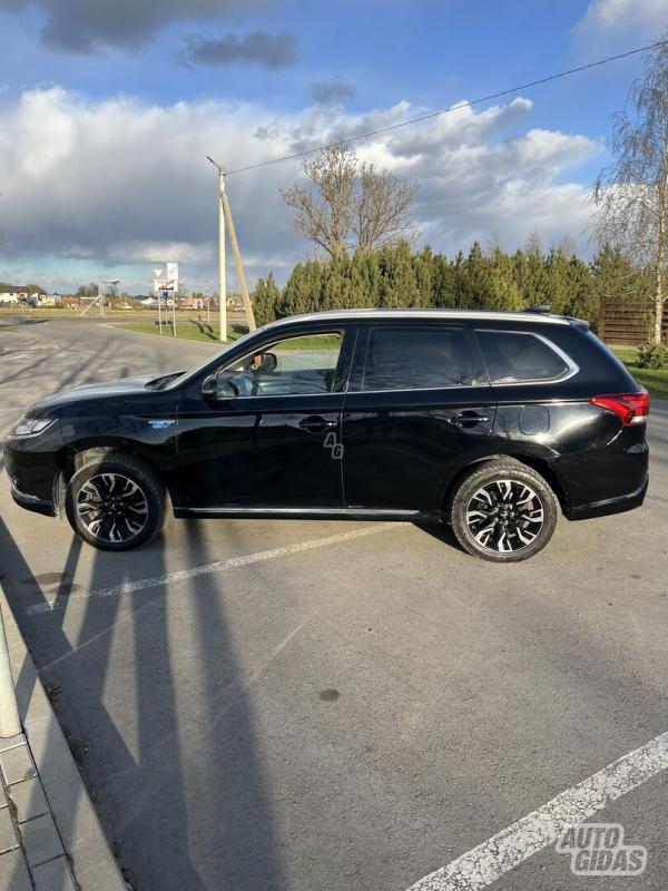 Mitsubishi Outlander 2015 Panevēža, ar dzinēja tilpumu 2.00 L un nobraukumu 192 tūkst. km par 12000 €, foto 10 vietnē AUTOMOTO.COM.LV