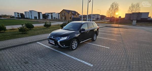 Mitsubishi Outlander 2015 in Kaunas, with an engine capacity of 2.00 L and mileage of 270 thousand km for 10300 €, photo 2 on AUTOMOTO.COM.LV
