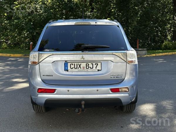 Mitsubishi Outlander 2015 Rīga, ar dzinēja tilpumu 2.00 L un nobraukumu 199 tūkst. km par 10599 €, foto 10 vietnē AUTOMOTO.COM.LV