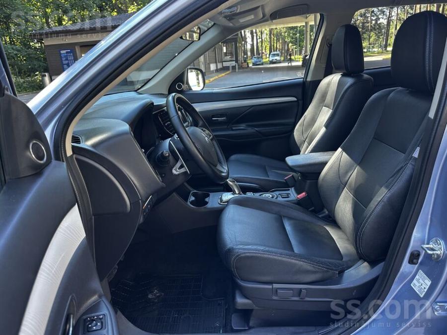 Mitsubishi Outlander 2015 in Riga, with an engine capacity of 2.00 L and mileage of 199 thousand km for 10599 €, photo 16 on AUTOMOTO.COM.LV