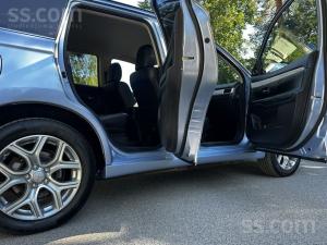 Mitsubishi Outlander 2015 in Riga, with an engine capacity of 2.00 L and mileage of 199 thousand km for 10599 €, photo 30 on AUTOMOTO.COM.LV