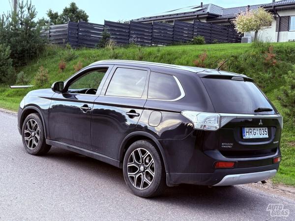 Mitsubishi Outlander 2015 Viļņa, ar dzinēja tilpumu 2.00 L un nobraukumu 172 tūkst. km par 6500 €, foto 4 vietnē AUTOMOTO.COM.LV