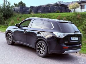 Mitsubishi Outlander 2015 Viļņa, ar dzinēja tilpumu 2.00 L un nobraukumu 172 tūkst. km par 6500 €, foto 5 vietnē AUTOMOTO.COM.LV