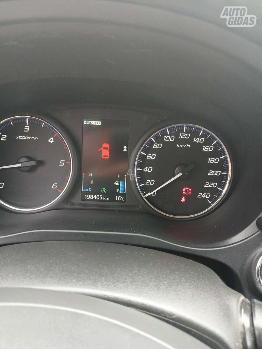Mitsubishi Outlander 2015 Rietavas, ar dzinēja tilpumu 2.30 L un nobraukumu 198 tūkst. km par 10200 €, foto 8 vietnē AUTOMOTO.COM.LV