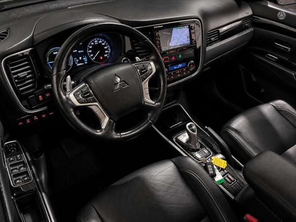 Mitsubishi Outlander 2015 Klaipėda, ar dzinēja tilpumu 0.00 L un nobraukumu 192 tūkst. km par 13999 €, foto 3 vietnē AUTOMOTO.COM.LV