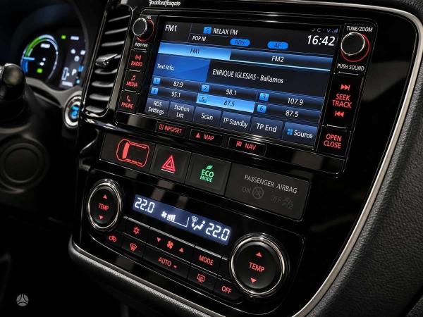 Mitsubishi Outlander 2015 Klaipėda, ar dzinēja tilpumu 0.00 L un nobraukumu 192 tūkst. km par 13999 €, foto 5 vietnē AUTOMOTO.COM.LV