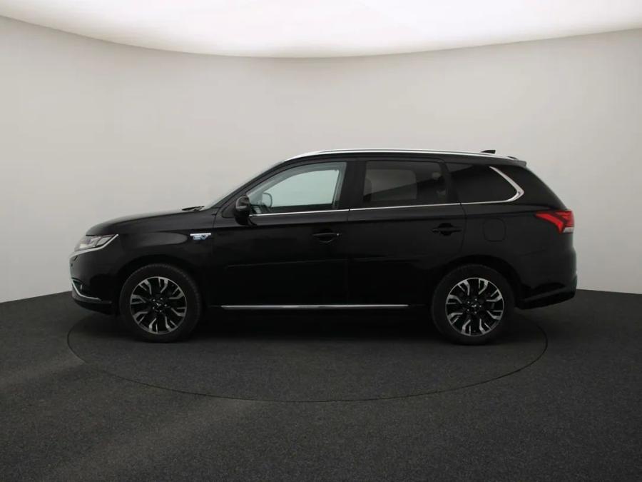 Mitsubishi Outlander 2016 in Vilnius, with an engine capacity of 2.00 L and mileage of 186 thousand km for 14799 €, photo 6 on AUTOMOTO.COM.LV