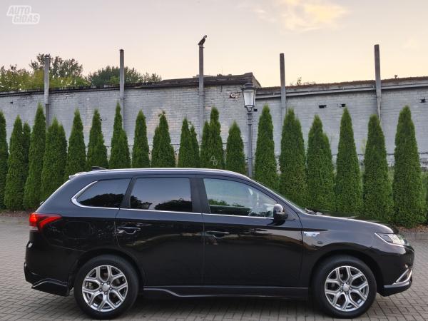 Mitsubishi Outlander 2016 in Siauliai, with an engine capacity of 2.00 L and mileage of 300 thousand km for 12600 €, photo 10 on AUTOMOTO.COM.LV