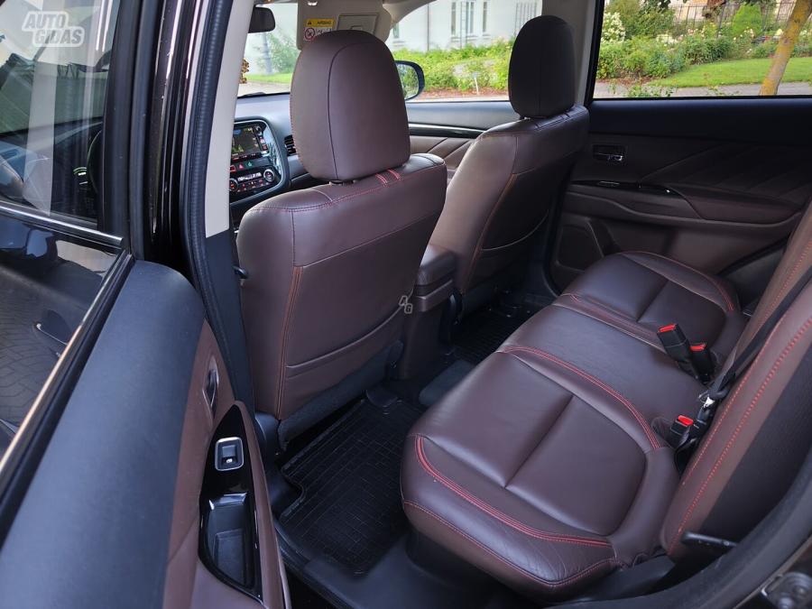 Mitsubishi Outlander 2016 Šauļi, ar dzinēja tilpumu 2.00 L un nobraukumu 300 tūkst. km par 12600 €, foto 19 vietnē AUTOMOTO.COM.LV