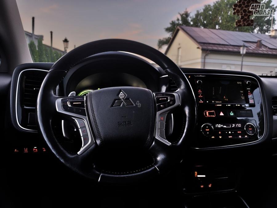 Mitsubishi Outlander 2016 Šauļi, ar dzinēja tilpumu 2.00 L un nobraukumu 300 tūkst. km par 12600 €, foto 21 vietnē AUTOMOTO.COM.LV