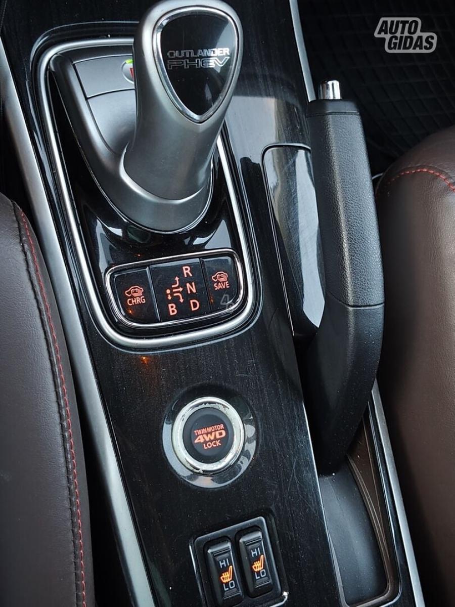 Mitsubishi Outlander 2016 Šauļi, ar dzinēja tilpumu 2.00 L un nobraukumu 300 tūkst. km par 12600 €, foto 24 vietnē AUTOMOTO.COM.LV