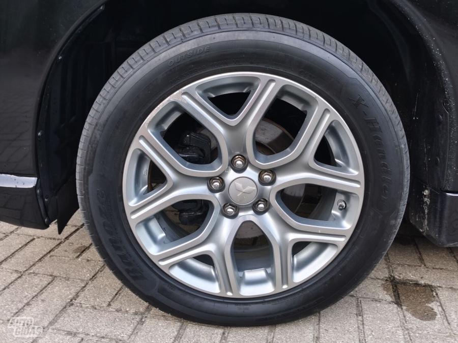 Mitsubishi Outlander 2016 Šauļi, ar dzinēja tilpumu 2.00 L un nobraukumu 300 tūkst. km par 12600 €, foto 28 vietnē AUTOMOTO.COM.LV
