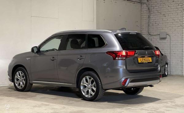 Mitsubishi Outlander 2016 in Klaipeda, with an engine capacity of 0.00 L and mileage of 182 thousand km for 13999 €, photo 4 on AUTOMOTO.COM.LV