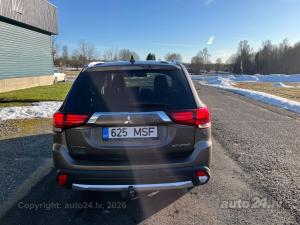 Mitsubishi Outlander 2018 in Rapla, with an engine capacity of 2.30 L and mileage of 173 thousand km for 18500 €, photo 3 on AUTOMOTO.COM.LV