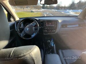 Mitsubishi Outlander 2018 in Rapla, with an engine capacity of 2.30 L and mileage of 173 thousand km for 18500 €, photo 12 on AUTOMOTO.COM.LV