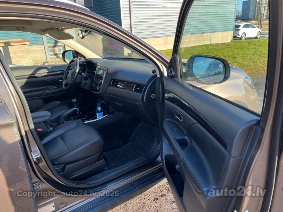 Mitsubishi Outlander 2018 in Rapla, with an engine capacity of 2.30 L and mileage of 173 thousand km for 18500 €, photo 13 on AUTOMOTO.COM.LV