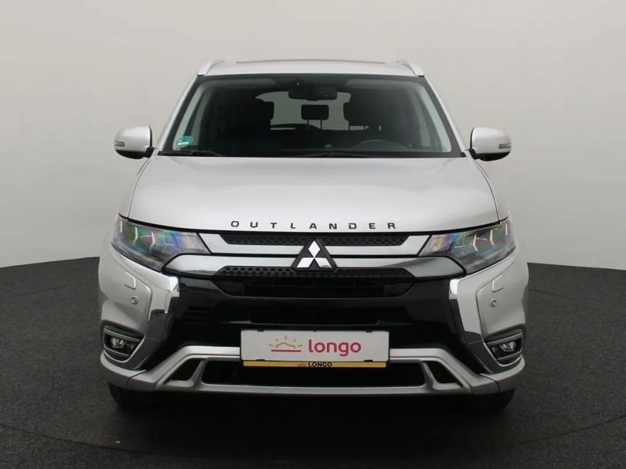 Mitsubishi Outlander 2018 in Vilnius, with an engine capacity of 2.40 L and mileage of 187 thousand km for 16199 €, photo 4 on AUTOMOTO.COM.LV