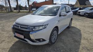 Mitsubishi Outlander 2018 in Siauliai, with an engine capacity of 2.00 L and mileage of 212 thousand km for 14300 €, photo  on AUTOMOTO.COM.LV