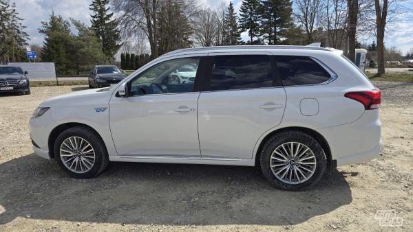 Mitsubishi Outlander 2018 Šauļi, ar dzinēja tilpumu 2.00 L un nobraukumu 212 tūkst. km par 14300 €, foto 8 vietnē AUTOMOTO.COM.LV