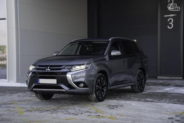 Mitsubishi Outlander 2018 Viļņa, ar dzinēja tilpumu 2.00 L un nobraukumu 125 tūkst. km par 14750 €, foto 1 vietnē AUTOMOTO.COM.LV