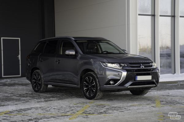 Mitsubishi Outlander 2018 Viļņa, ar dzinēja tilpumu 2.00 L un nobraukumu 125 tūkst. km par 14750 €, foto 4 vietnē AUTOMOTO.COM.LV