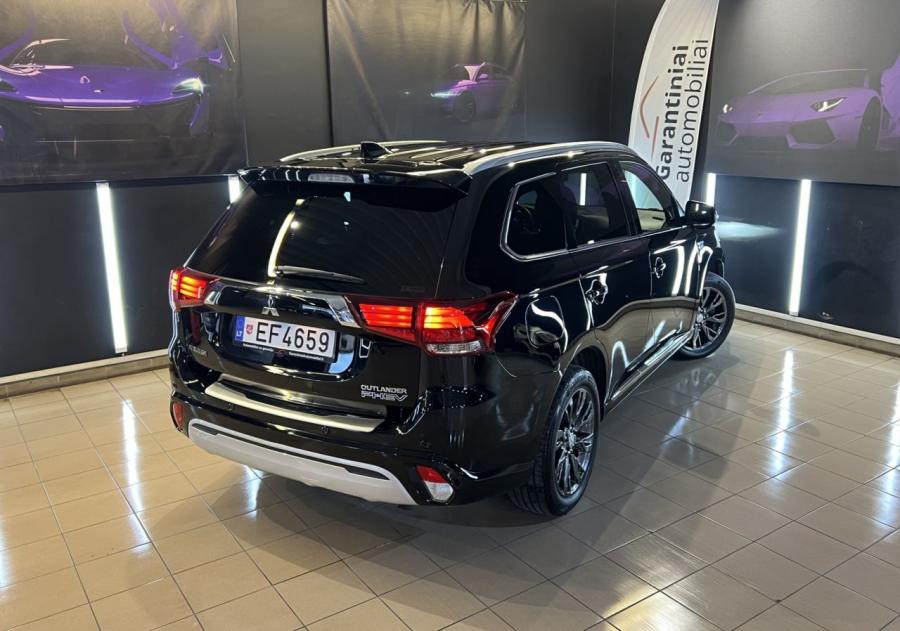 Mitsubishi Outlander 2019 Viļņa, ar dzinēja tilpumu 2.40 L un nobraukumu 152 tūkst. km par 17250 €, foto 3 vietnē AUTOMOTO.COM.LV