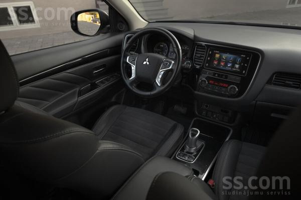 Mitsubishi Outlander 2019 in Jelgava, with an engine capacity of 2.40 L and mileage of 144 thousand km for 17300 €, photo 11 on AUTOMOTO.COM.LV